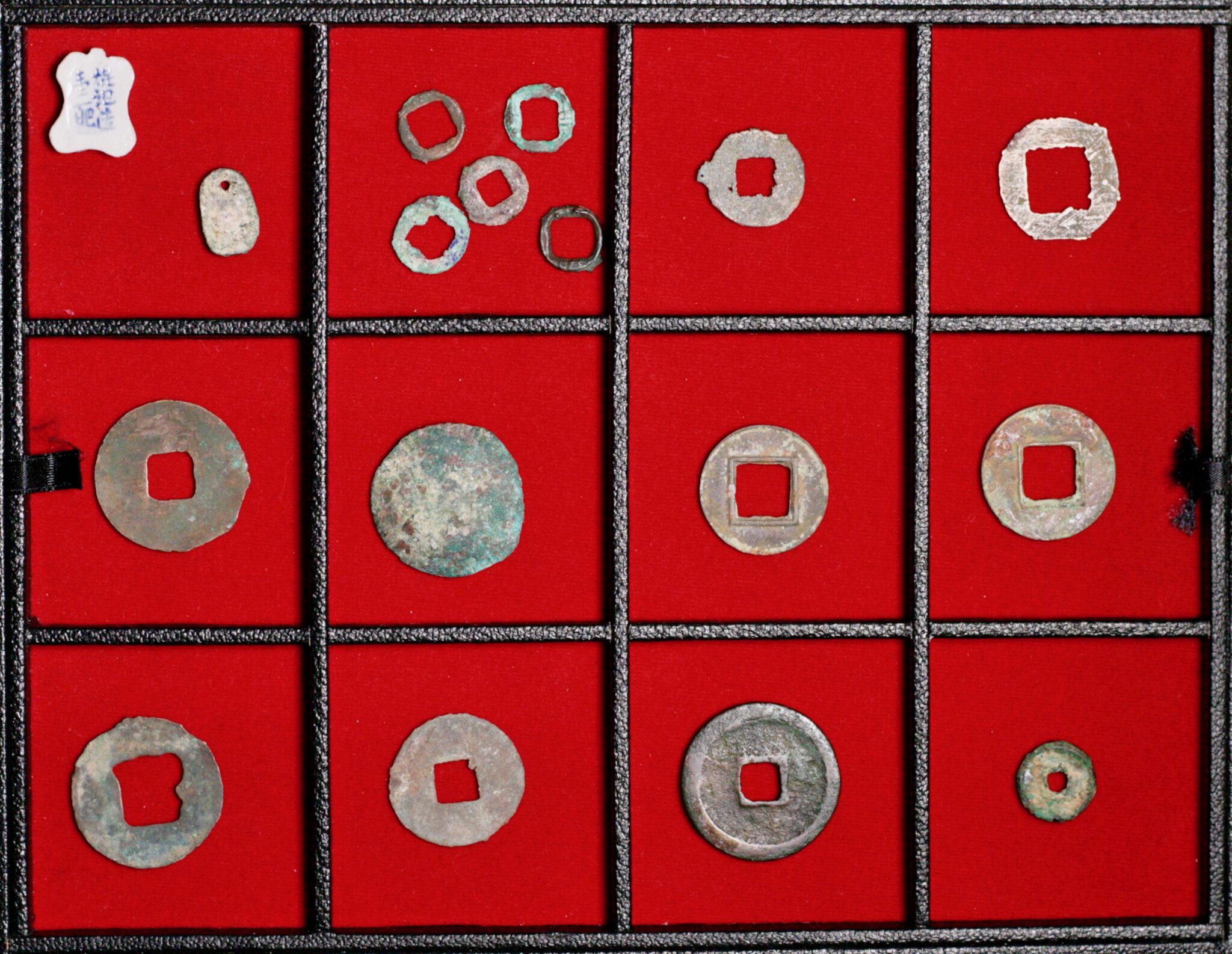 China, collection of old coins and amulets - Denarius